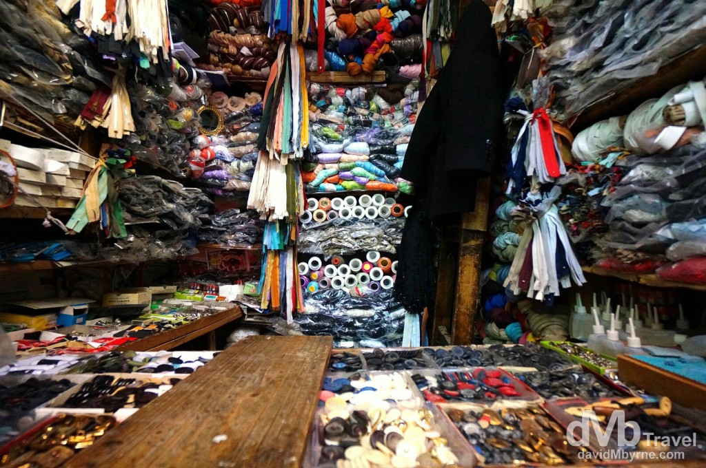 Shop, Souk el Attarin, Fes, Morocco - Worldwide Destination Photography ...