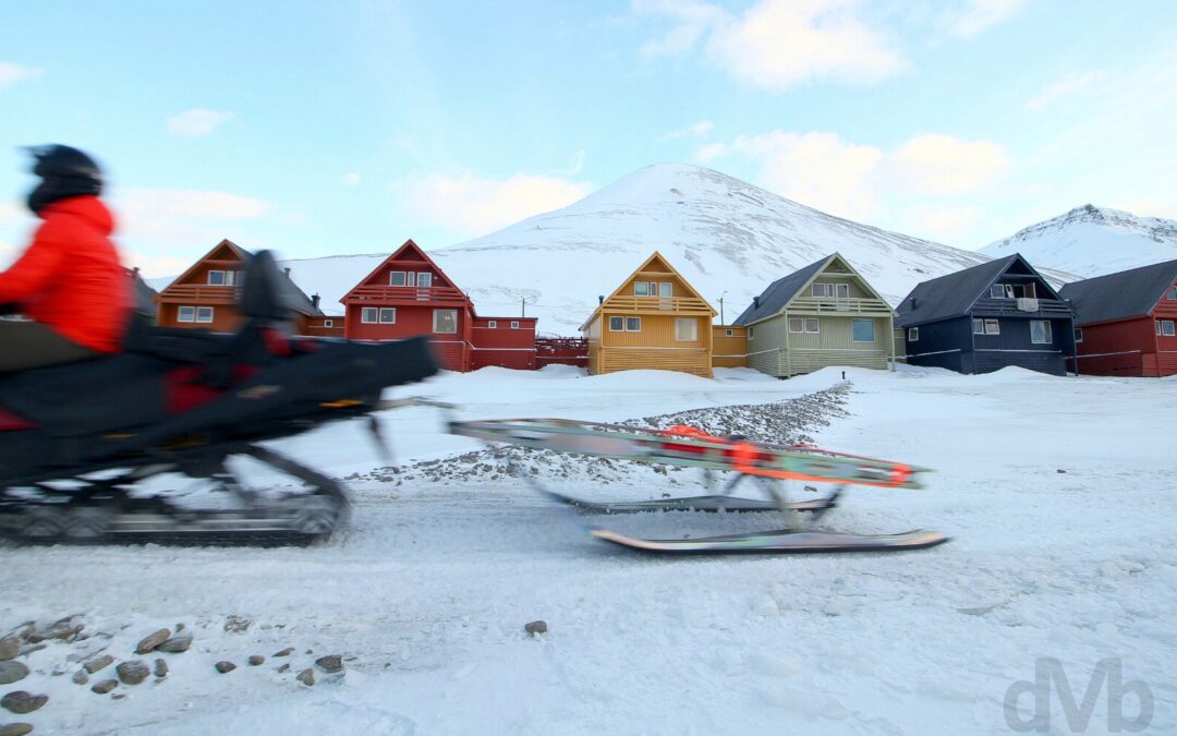 pointy houses longyearbyen spitsbergen svalbard norway - Worldwide ...